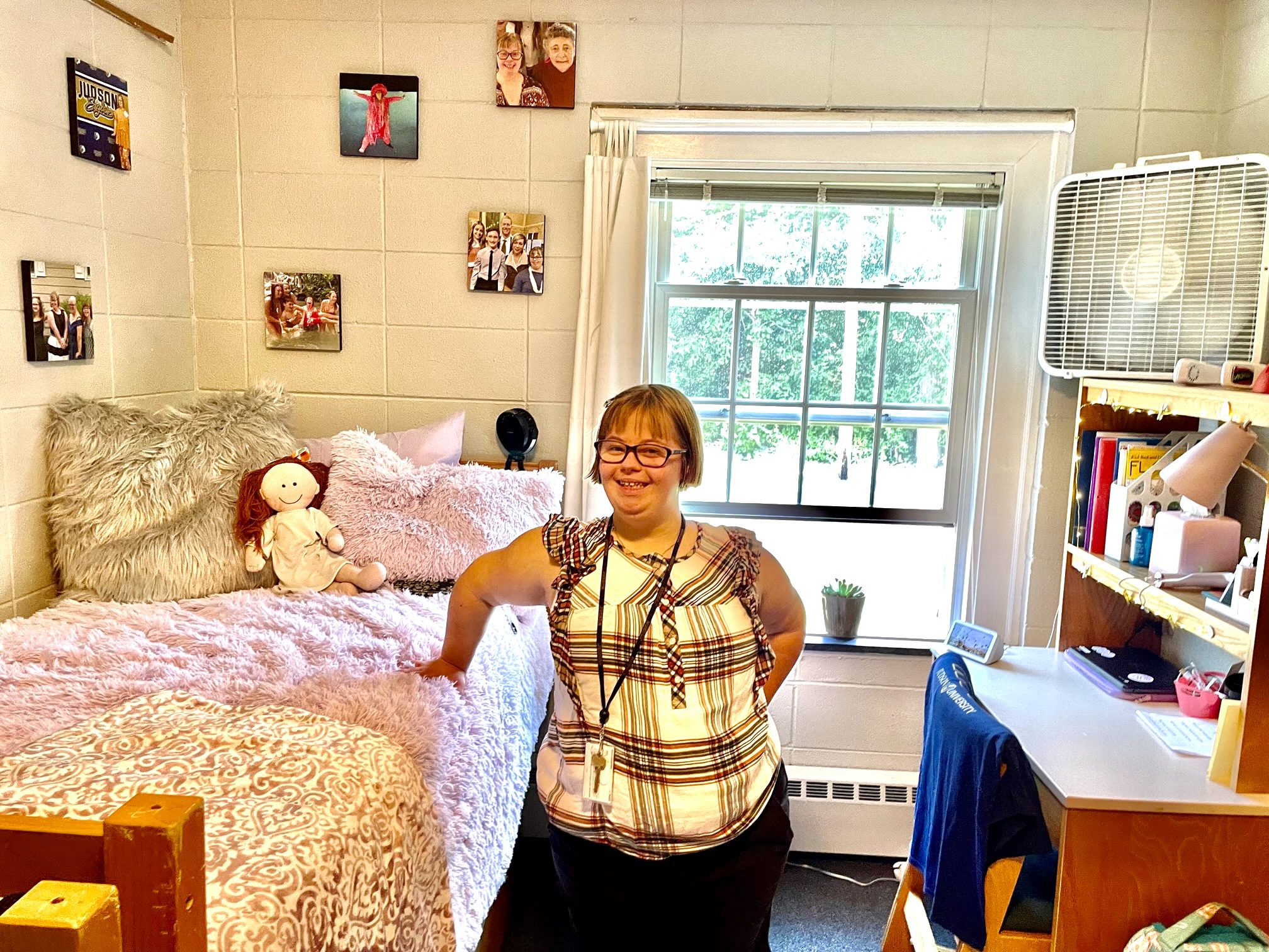 Ruby’s Rainbow | Colleen is LOVING dorm and campus life at Judson!!